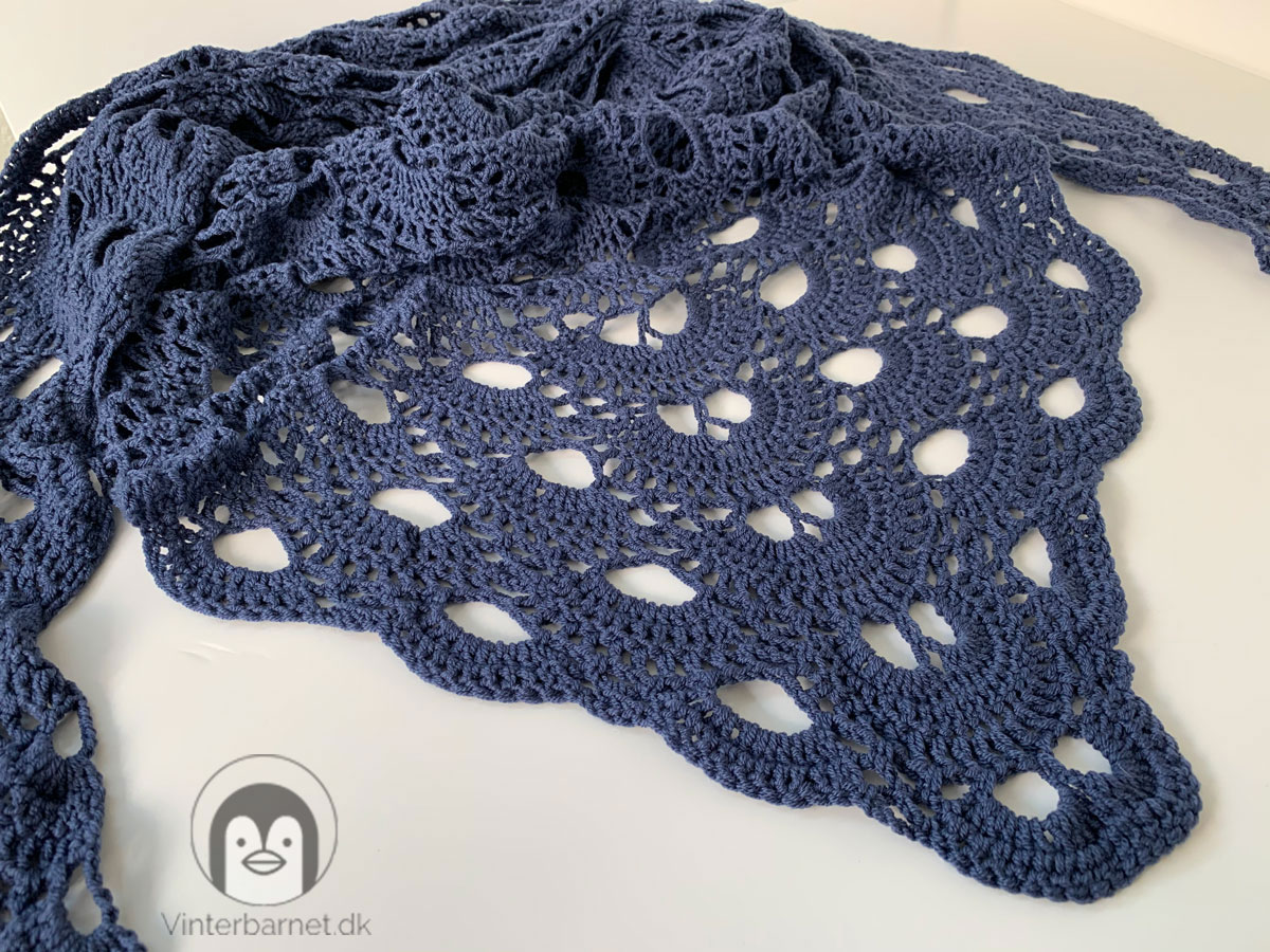 Hæklet smukt Virus sjal i blødt Infinity Hearts Baby Merino - Vinterbarnet